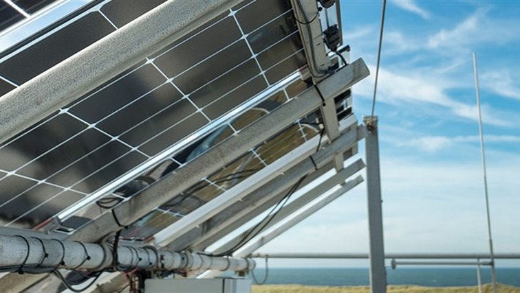 Simplified tandem solar modules for European market