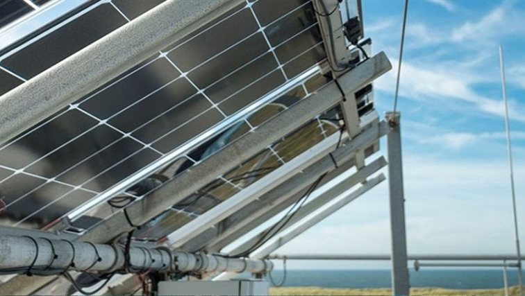 Shade screens with solar foil in greenhouses | TNO